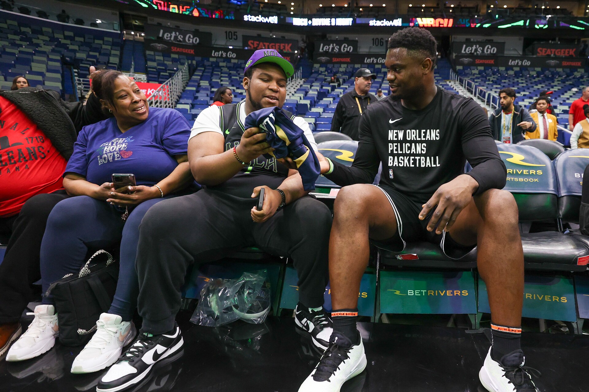 Photos: Zion Williamson meets young fan through Make A Wish Foundation ...