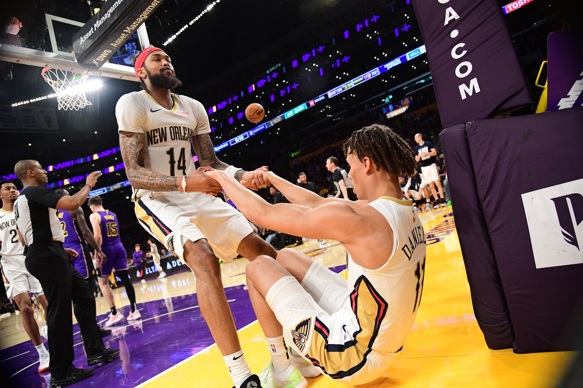 Photos: Pelicans at Lakers | Game Action 2/9/2024 Photo Gallery | NBA.com