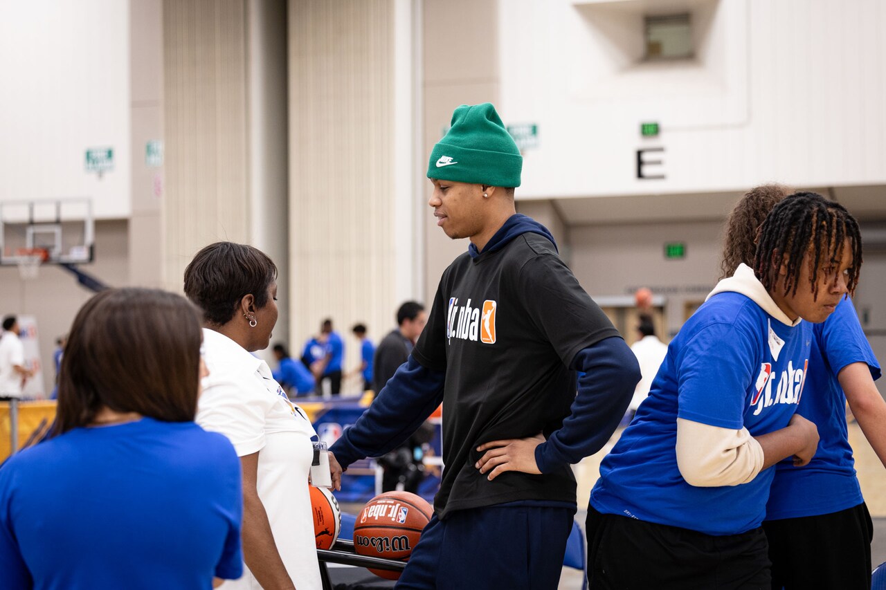Photos: Jordan Hawkins at Jr. NBA Day | 2024 All-Star Weekend | New ...