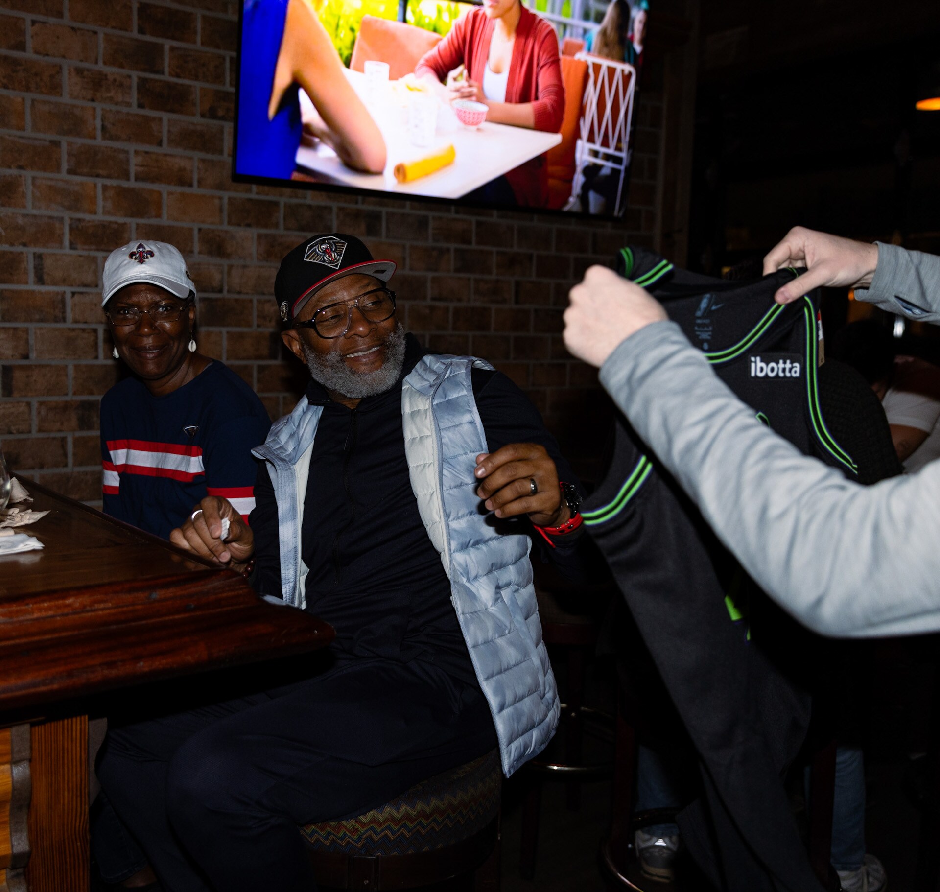 Photos: Pelicans, Corona host watch party at Wrong Iron Photo Gallery ...