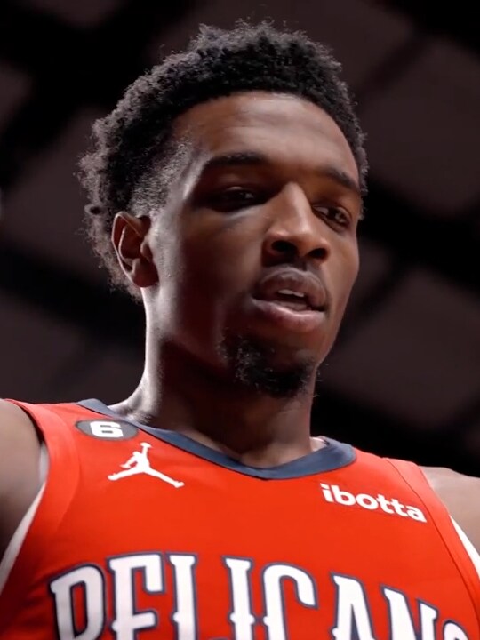 Trey Murphy III throws down half-court alley-oop dunk | Pelicans ...