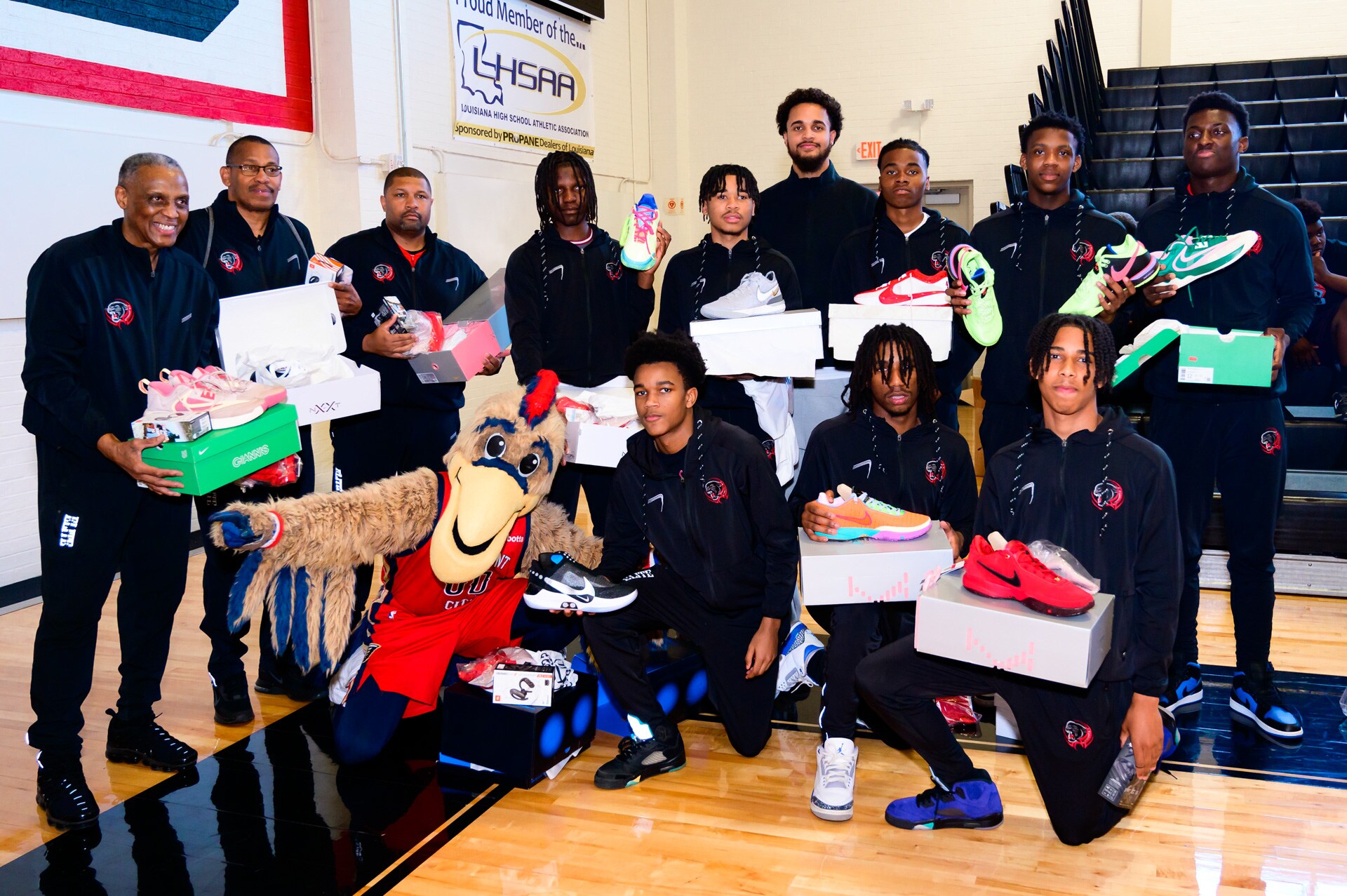 Photos: Jeremiah Robinson-Earl and his father gift basketball shoes to ...
