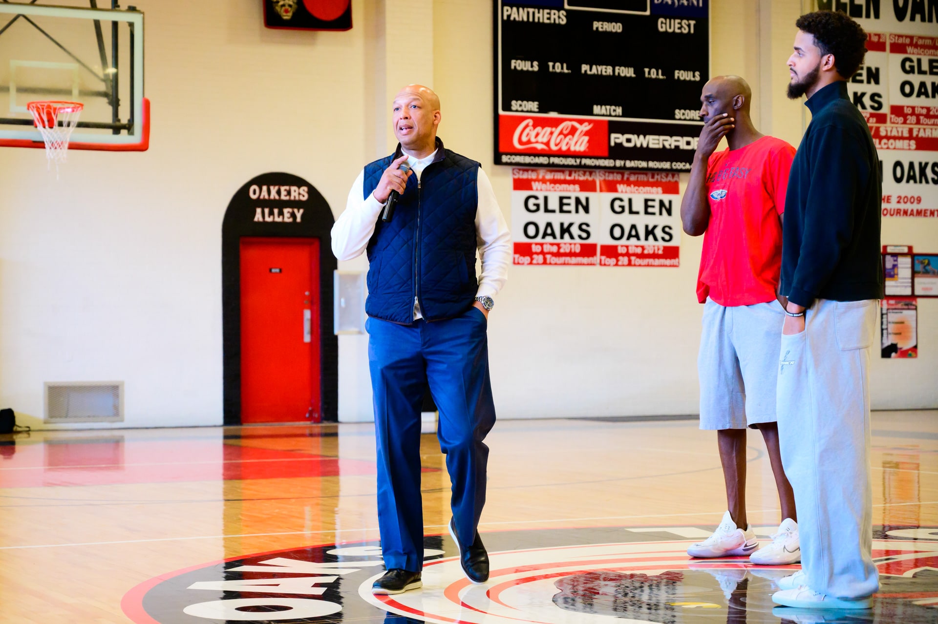 Photos: Jeremiah Robinson-Earl and his father gift basketball shoes to ...