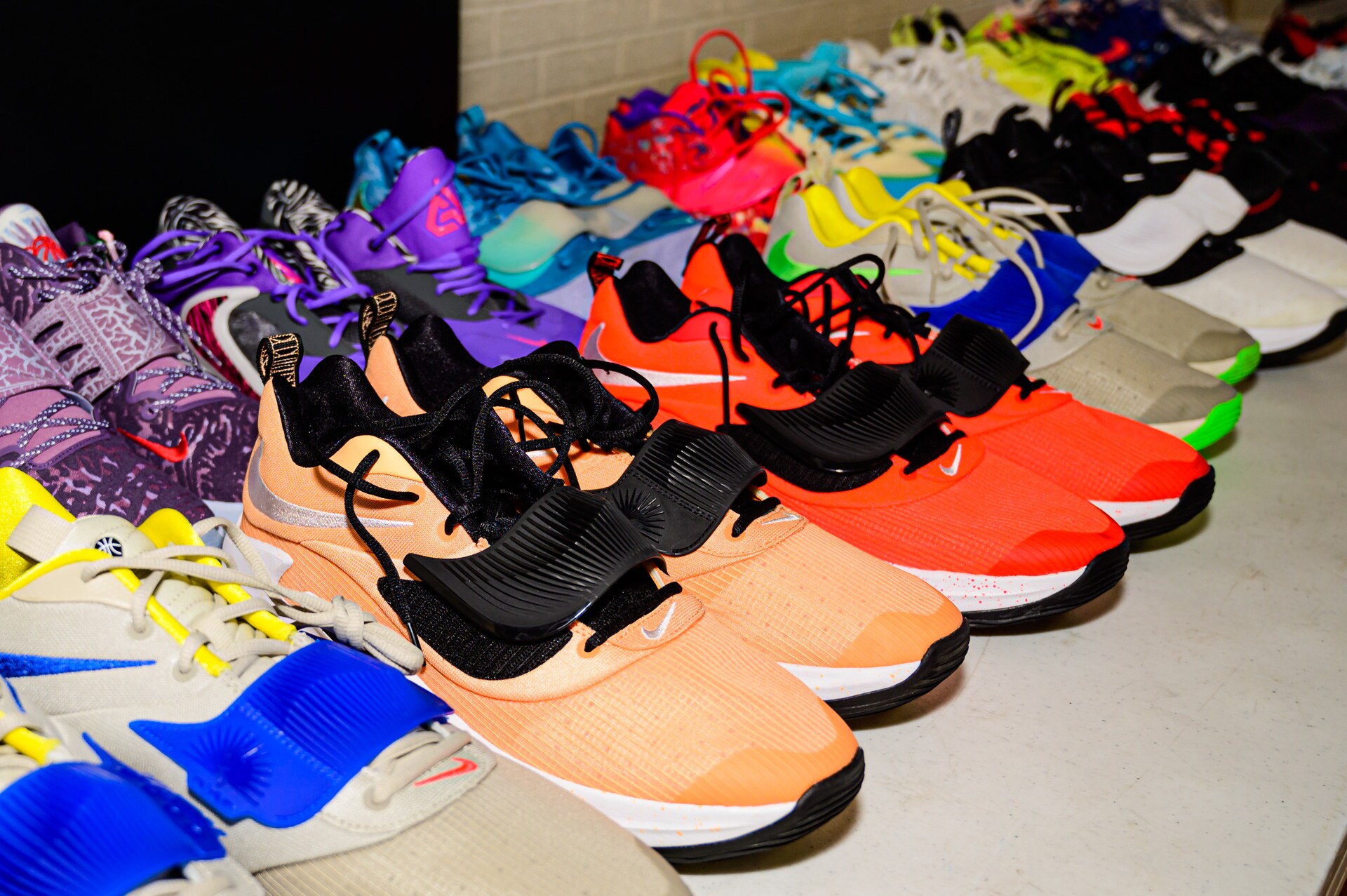 Photos: Jeremiah Robinson-Earl and his father gift basketball shoes to ...