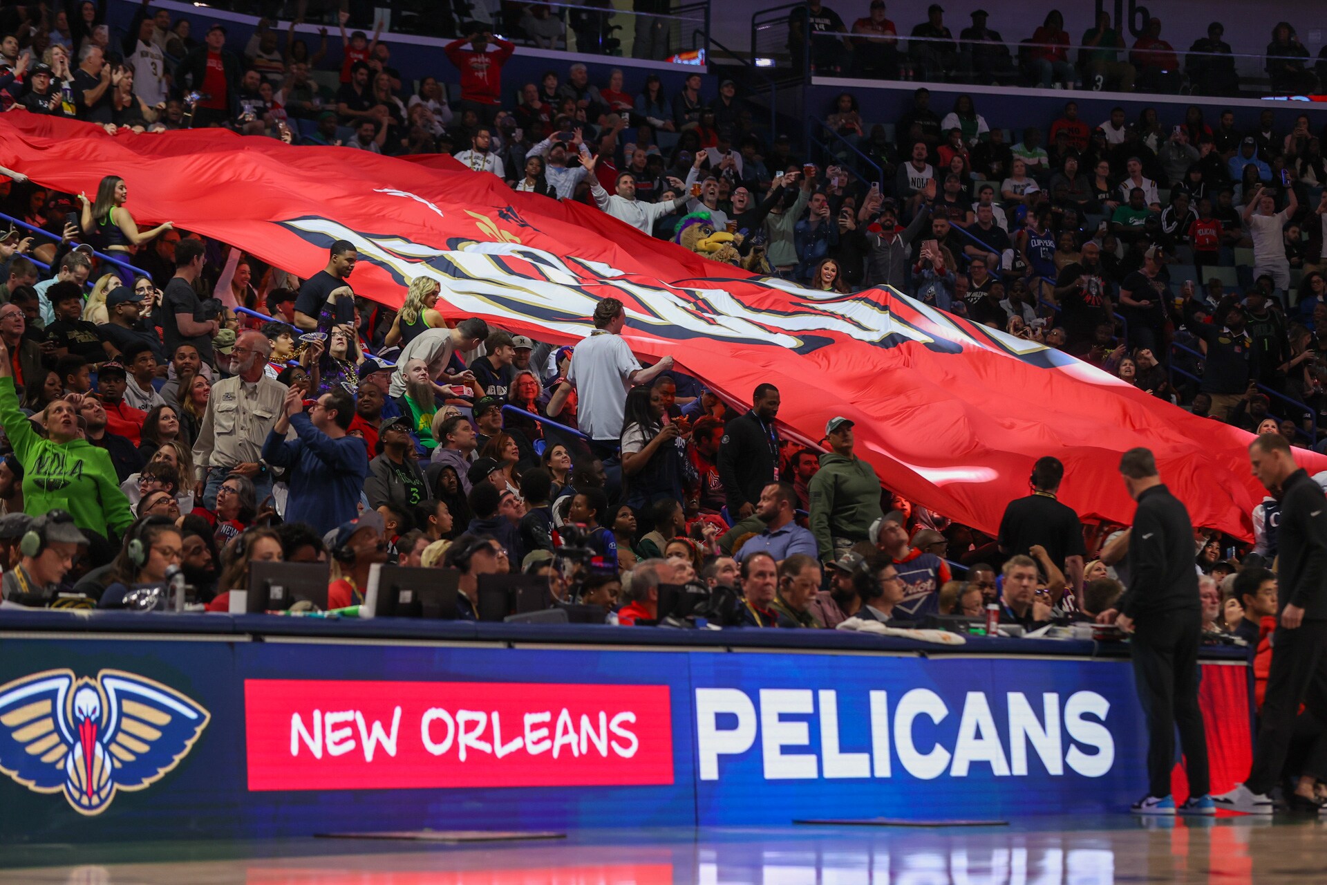 Photos: Pelicans vs. Clippers | Fans and Entertainment 3/15/2024 Photo Gallery | NBA.com