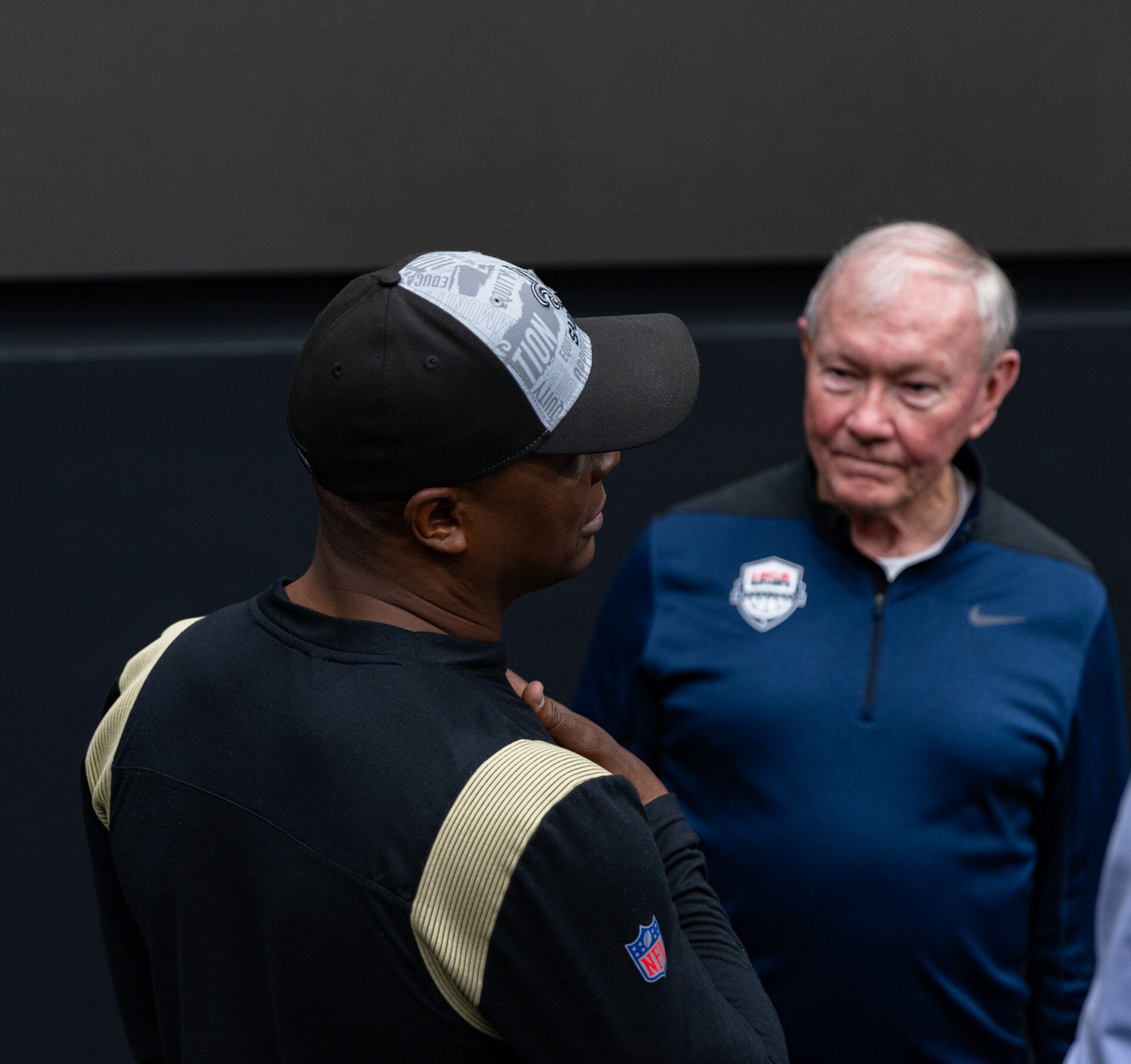 Photos: General Martin Dempsey hosts leadership discussion with ...