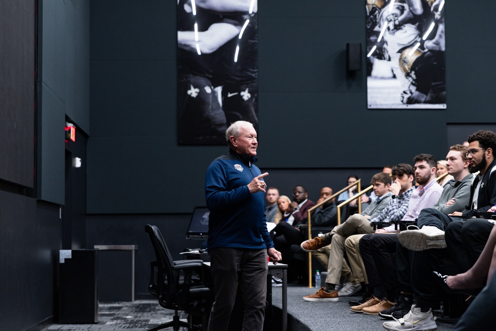 Photos: General Martin Dempsey hosts leadership discussion with ...