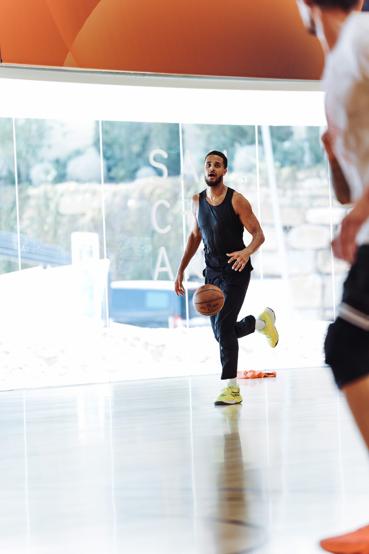 Photos: Jeremiah Robinson-Earl offseason workouts at 2024 NBPA retreat ...