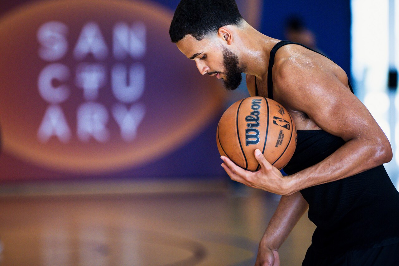 Photos: Jeremiah Robinson-Earl offseason workouts at 2024 NBPA retreat ...