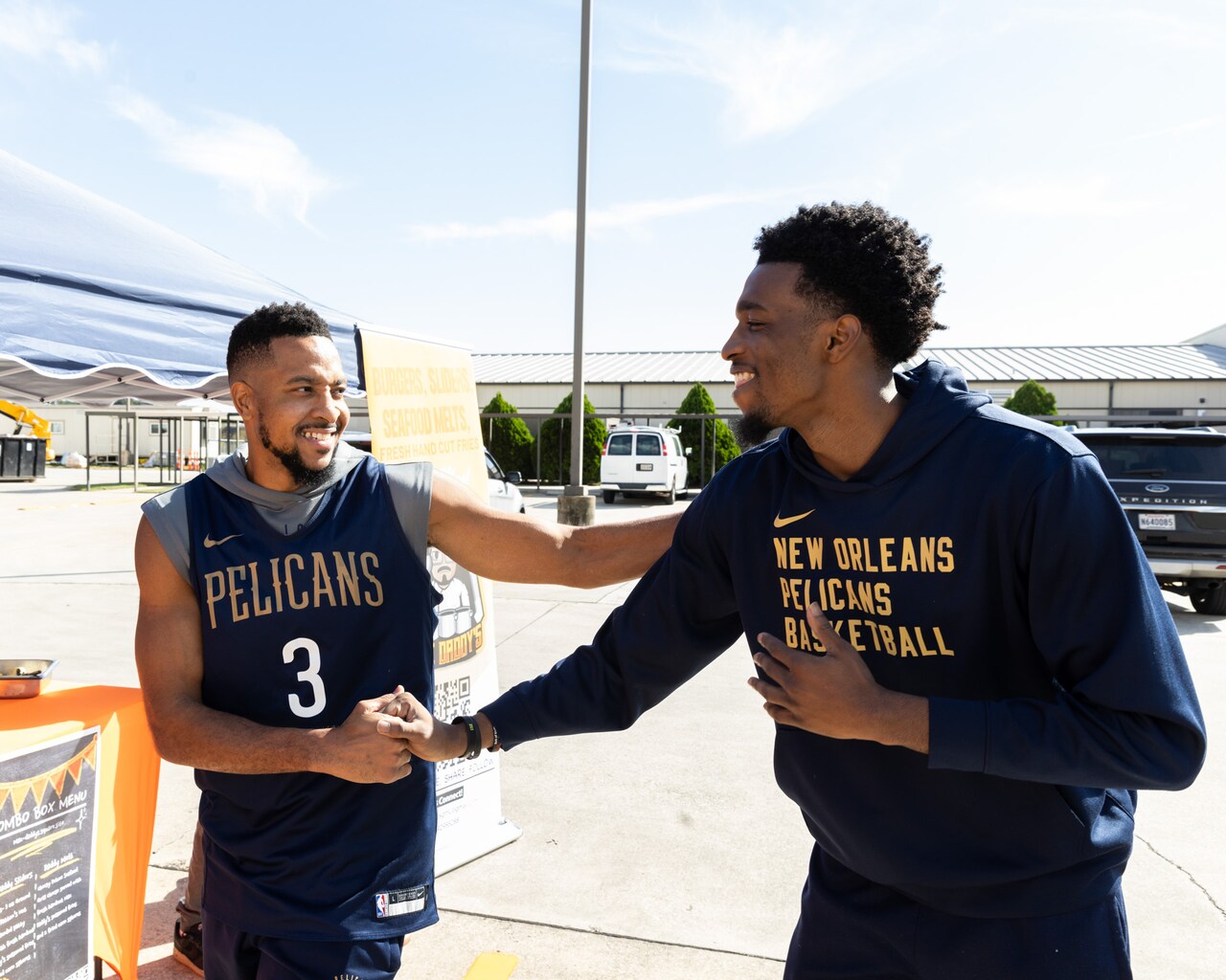 Photos: CJ McCollum treats Pelicans players and staff to lunch ahead of ...