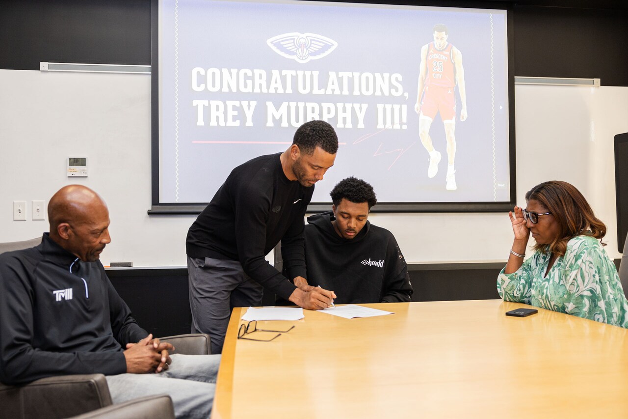 Photos: Trey Murphy III signs contract extension | New Orleans Pelicans