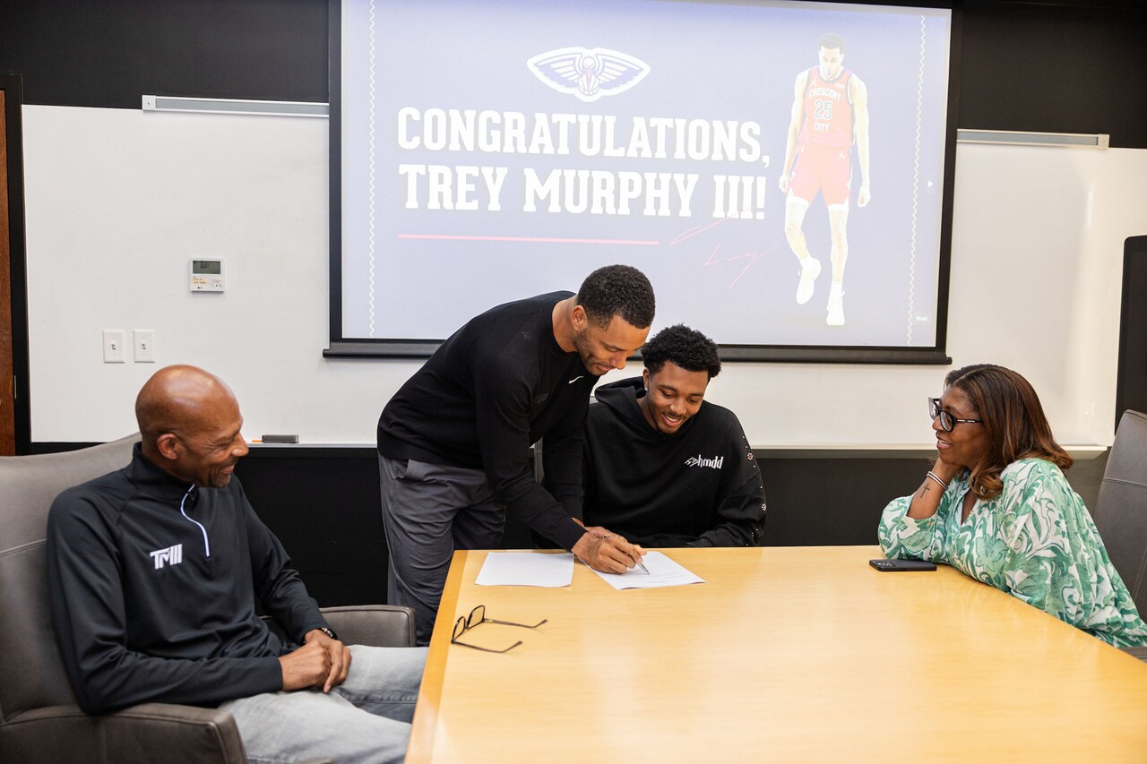 Photos: Trey Murphy III signs contract extension | New Orleans Pelicans