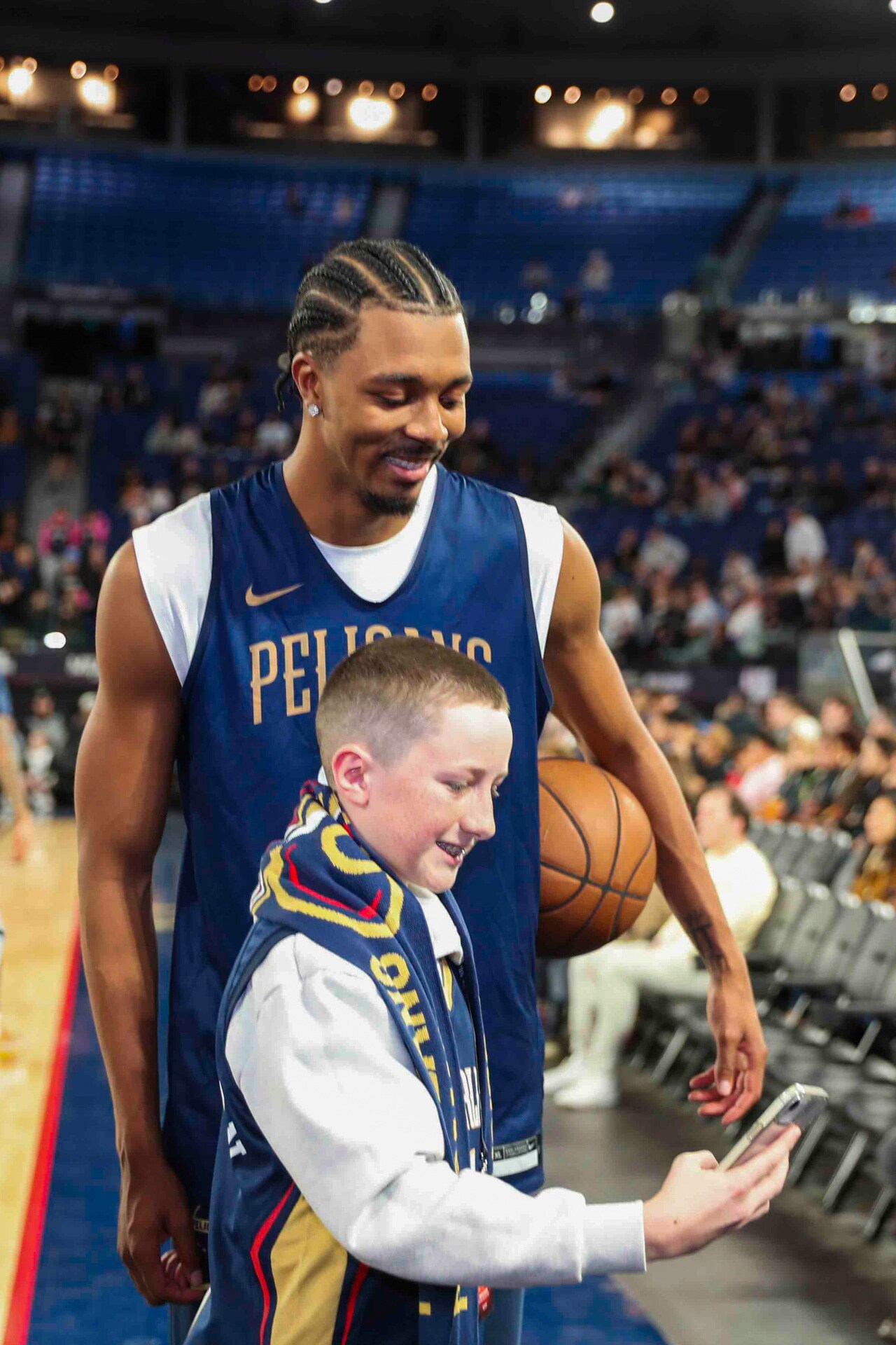 Photos: Best of Fans | Pelicans in Australia | New Orleans Pelicans