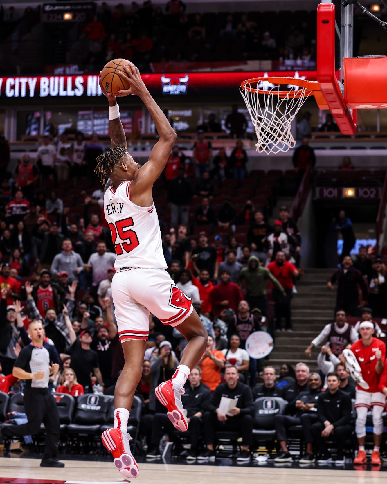 Bulls start slow in preseason opener, fall to Pelicans 129-125 | NBA.com