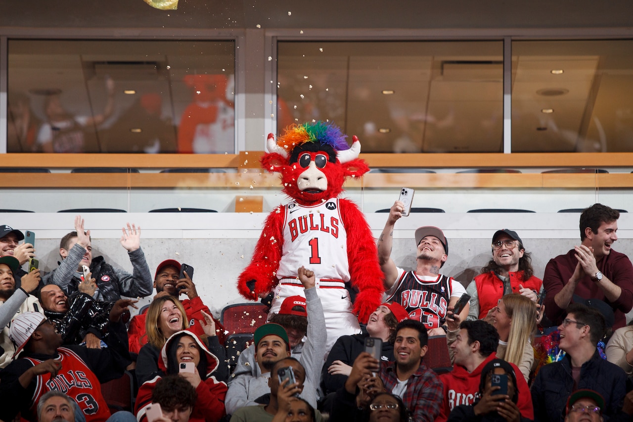 Bulls and BMO Host 5th Annual Pride Night at the United Center | Chicago Bulls