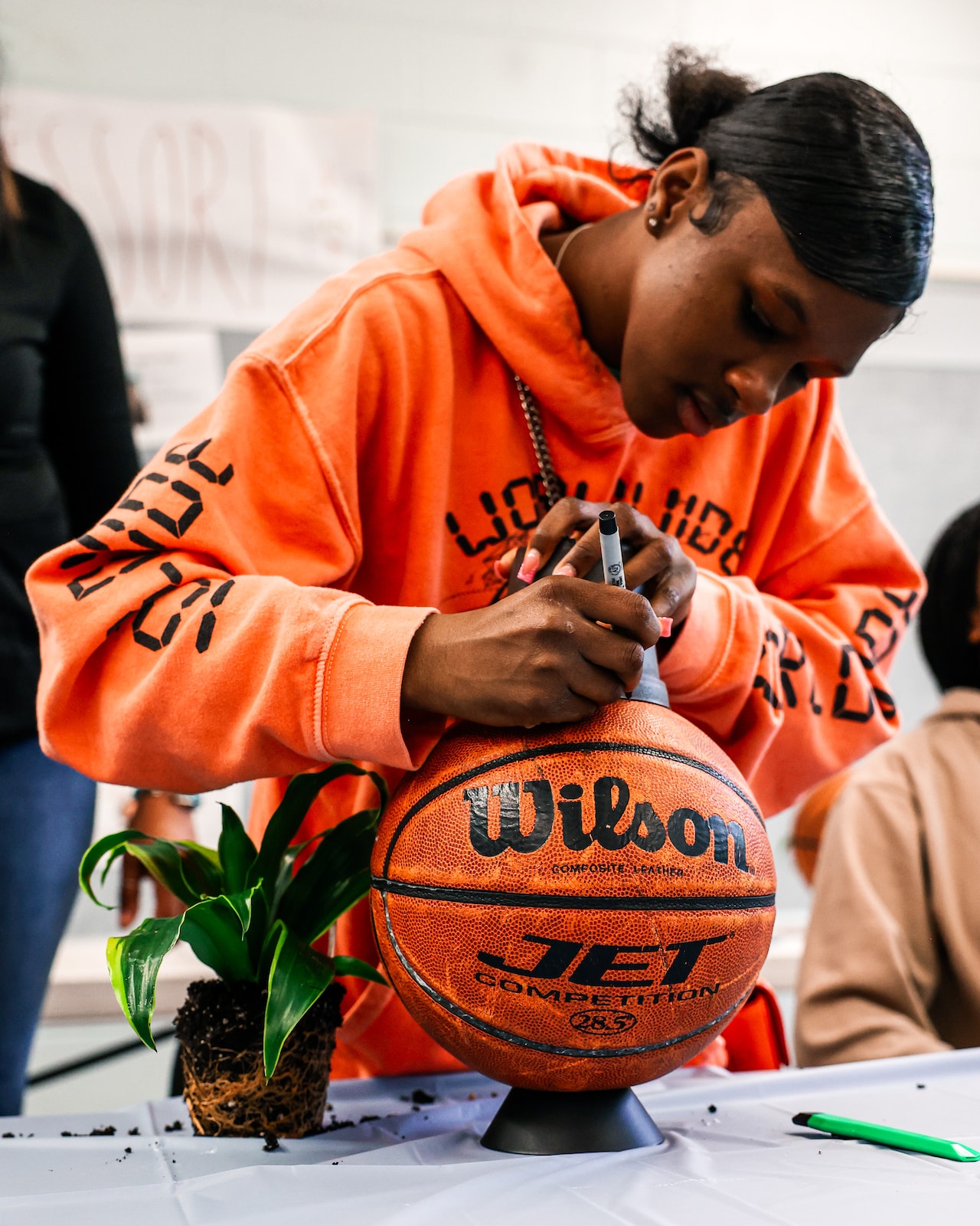 Suder Elementary Basketball Planter Workshop | Chicago Bulls
