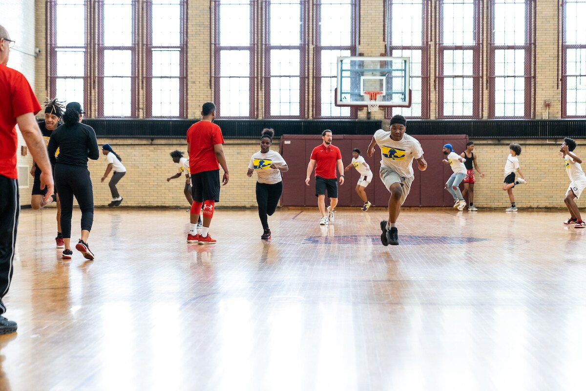 The Bulls and Motorola host a basketball clinic for Black Kids Predict ...