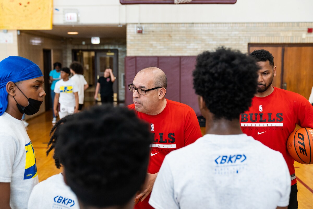 The Bulls and Motorola host a basketball clinic for Black Kids Predict ...