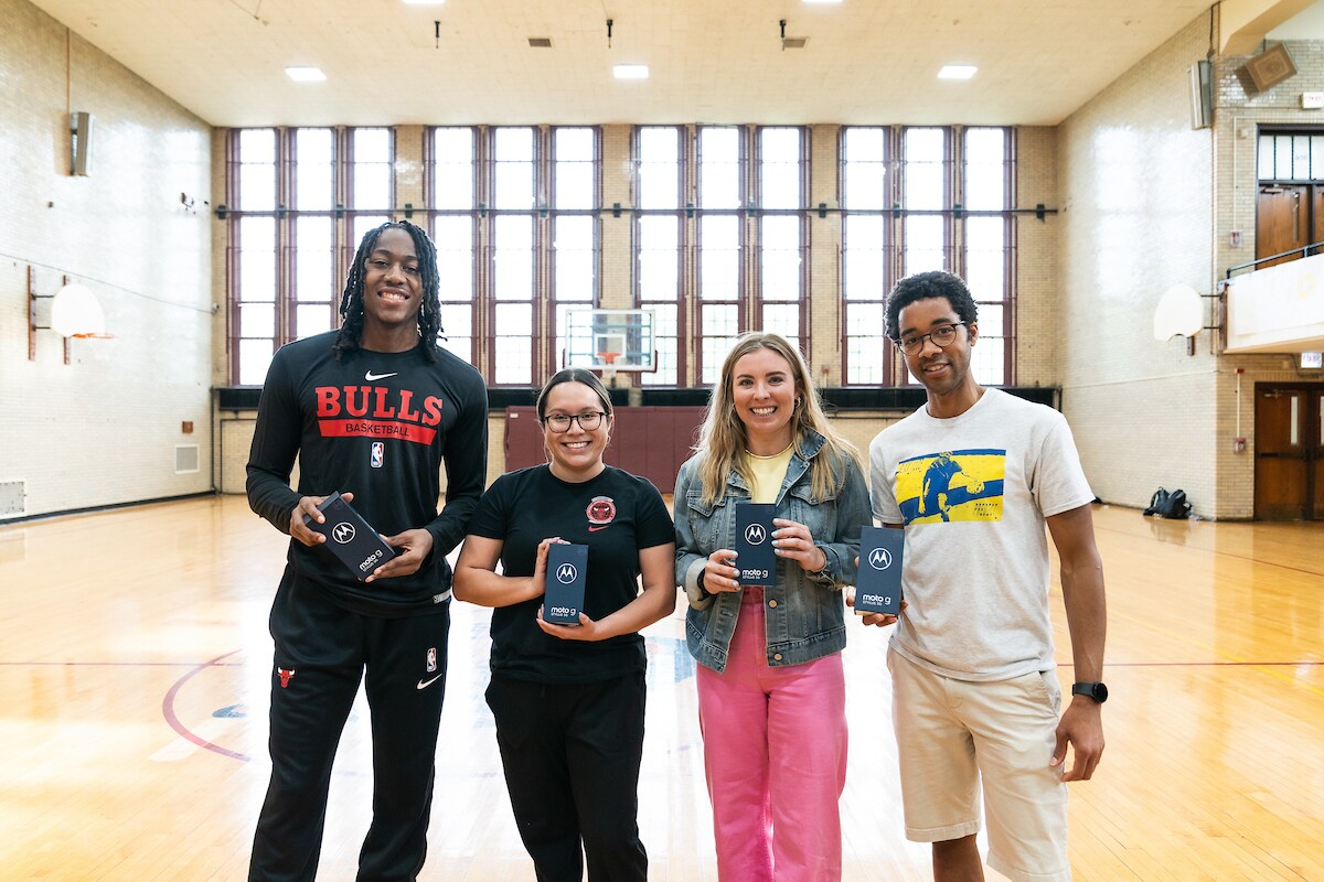 The Bulls and Motorola host a basketball clinic for Black Kids Predict ...