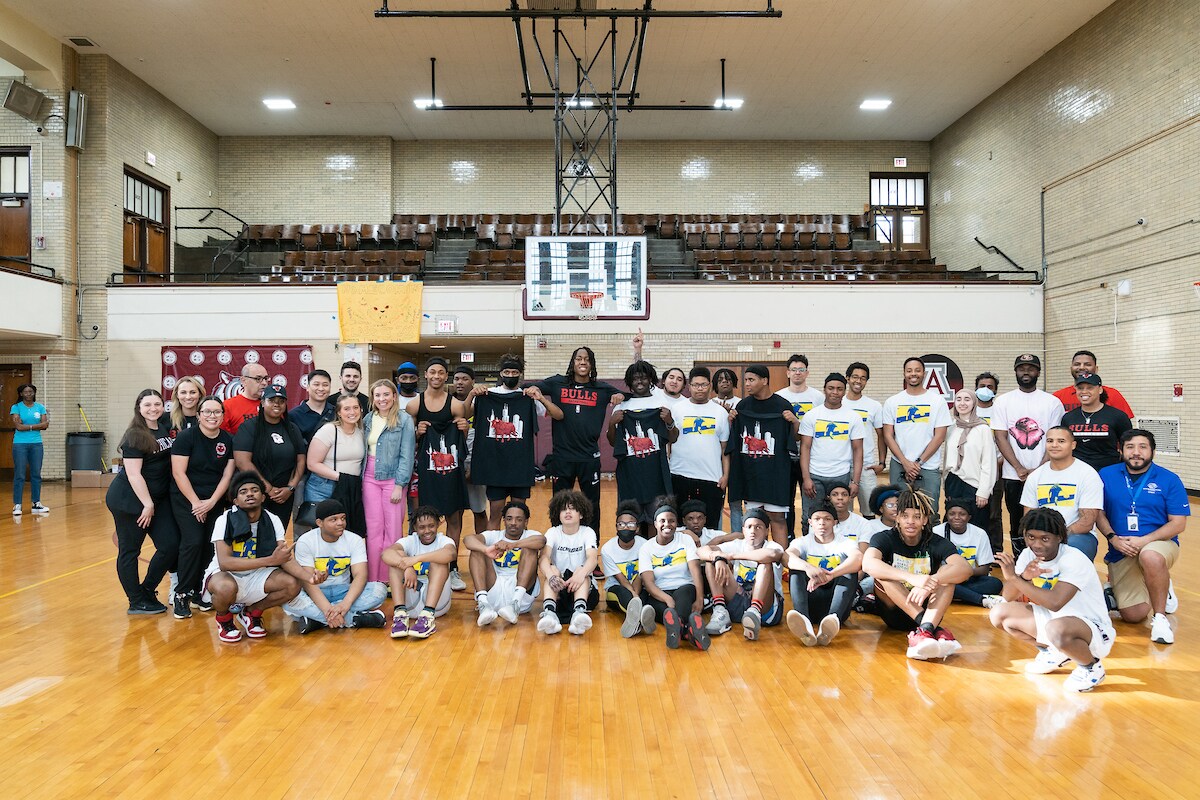 The Bulls and Motorola host a basketball clinic for Black Kids Predict ...
