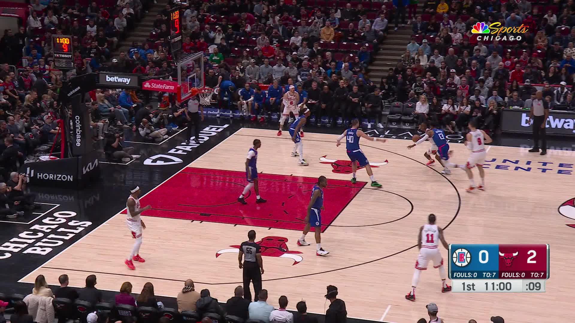 Vooch hits the early three | Chicago Bulls