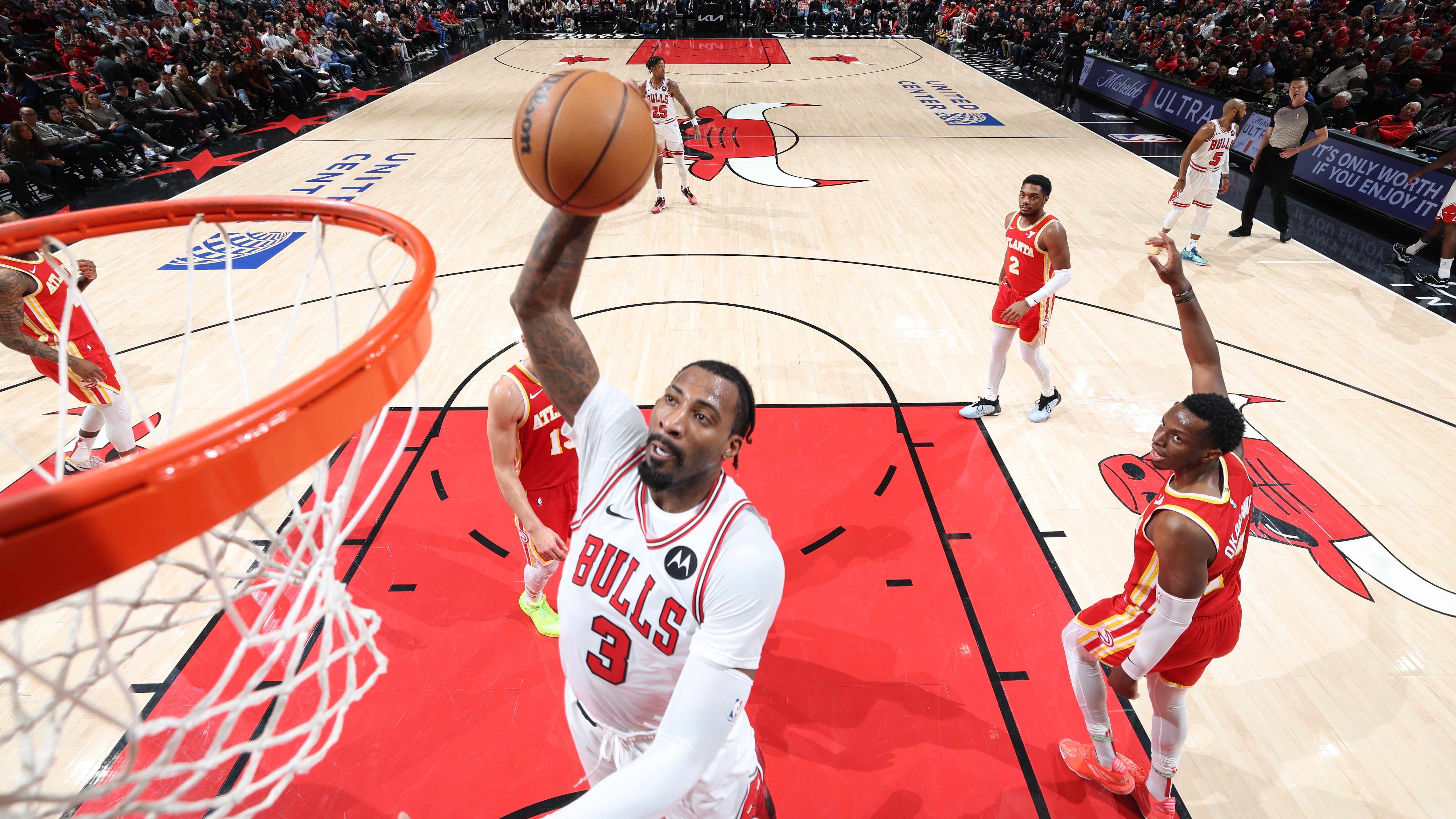 Bulls-Hawks renew rivalry in win-or-go-home Play-in game | Chicago Bulls