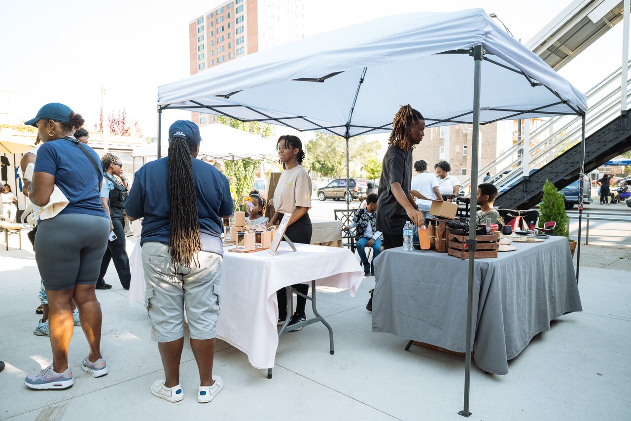 Chicago Bulls and Constellation Energy supported Boxville Youth Summer ...