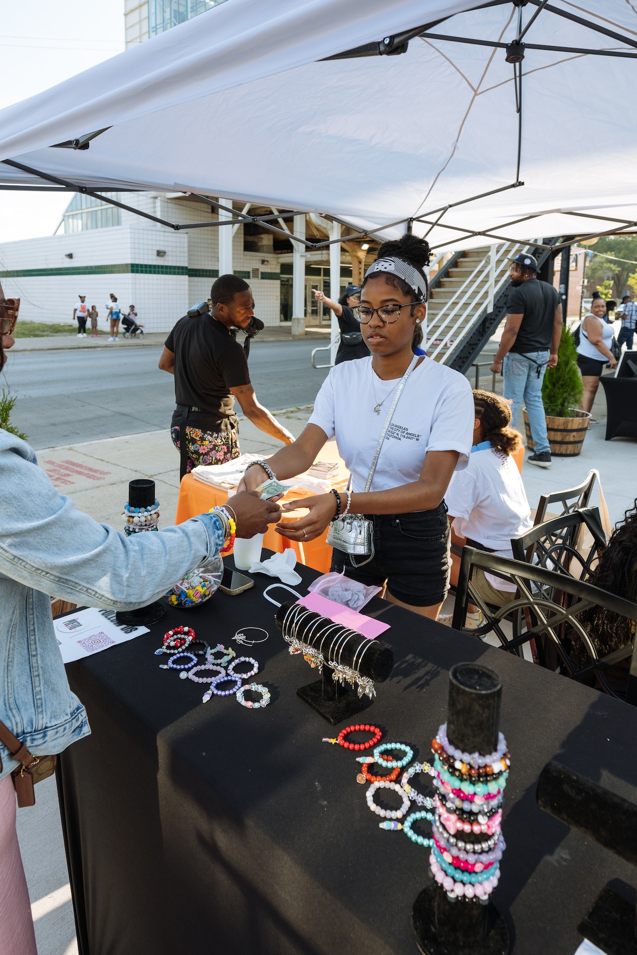 Chicago Bulls and Constellation Energy supported Boxville Youth Summer ...