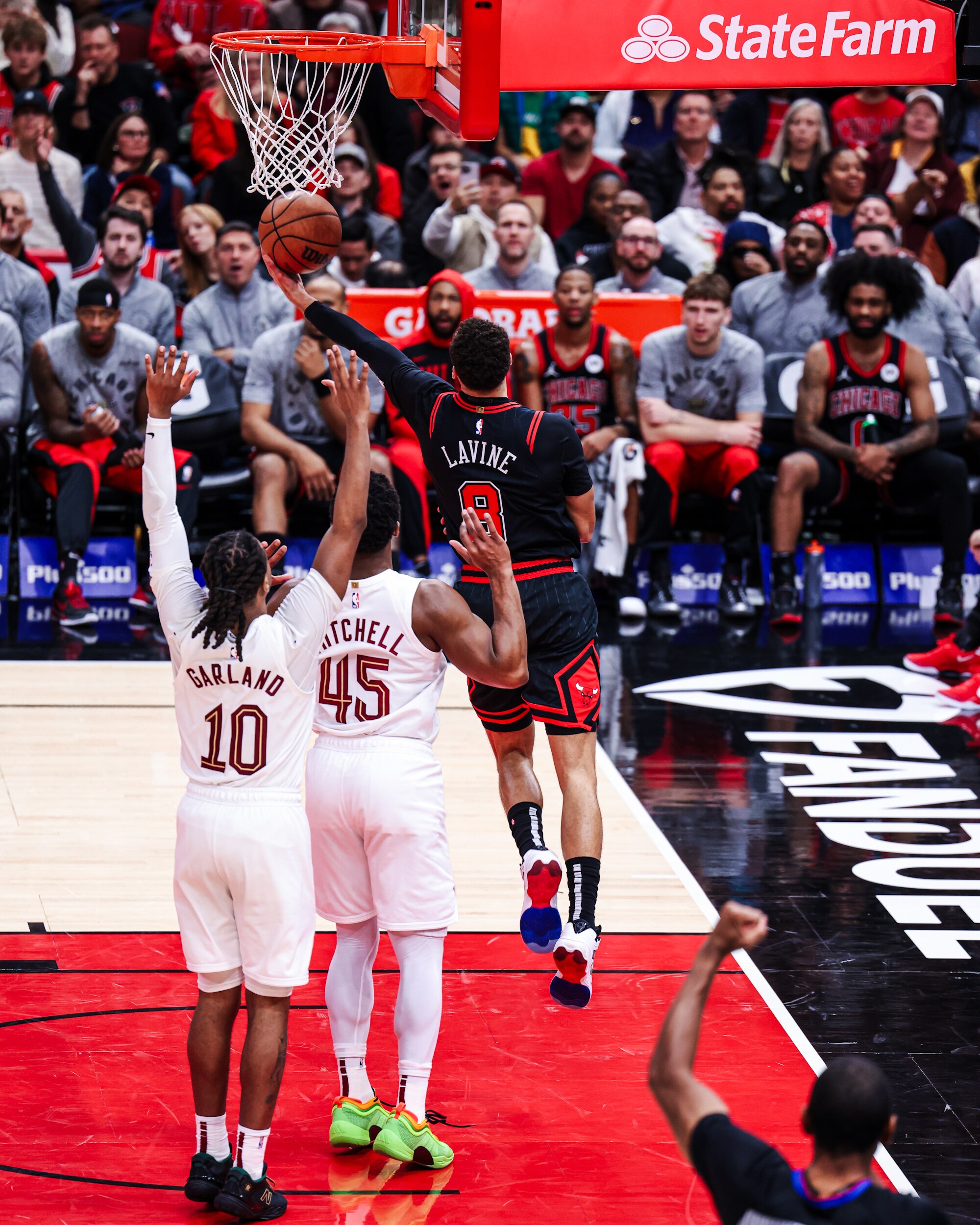 Bulls fall short against undefeated Cavs, LaVine scores 26 | Chicago Bulls