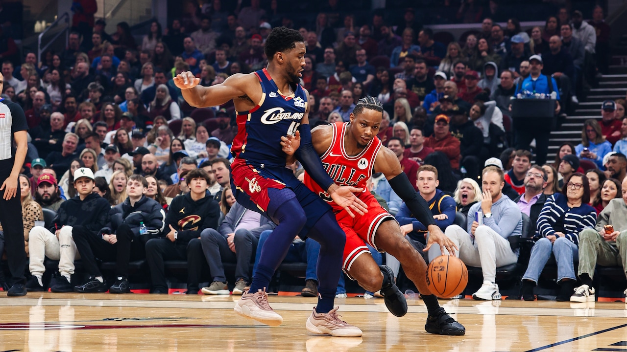 Bulls can't hold off Donovan Mitchell and Cavs, fall in Cleveland 128 ...