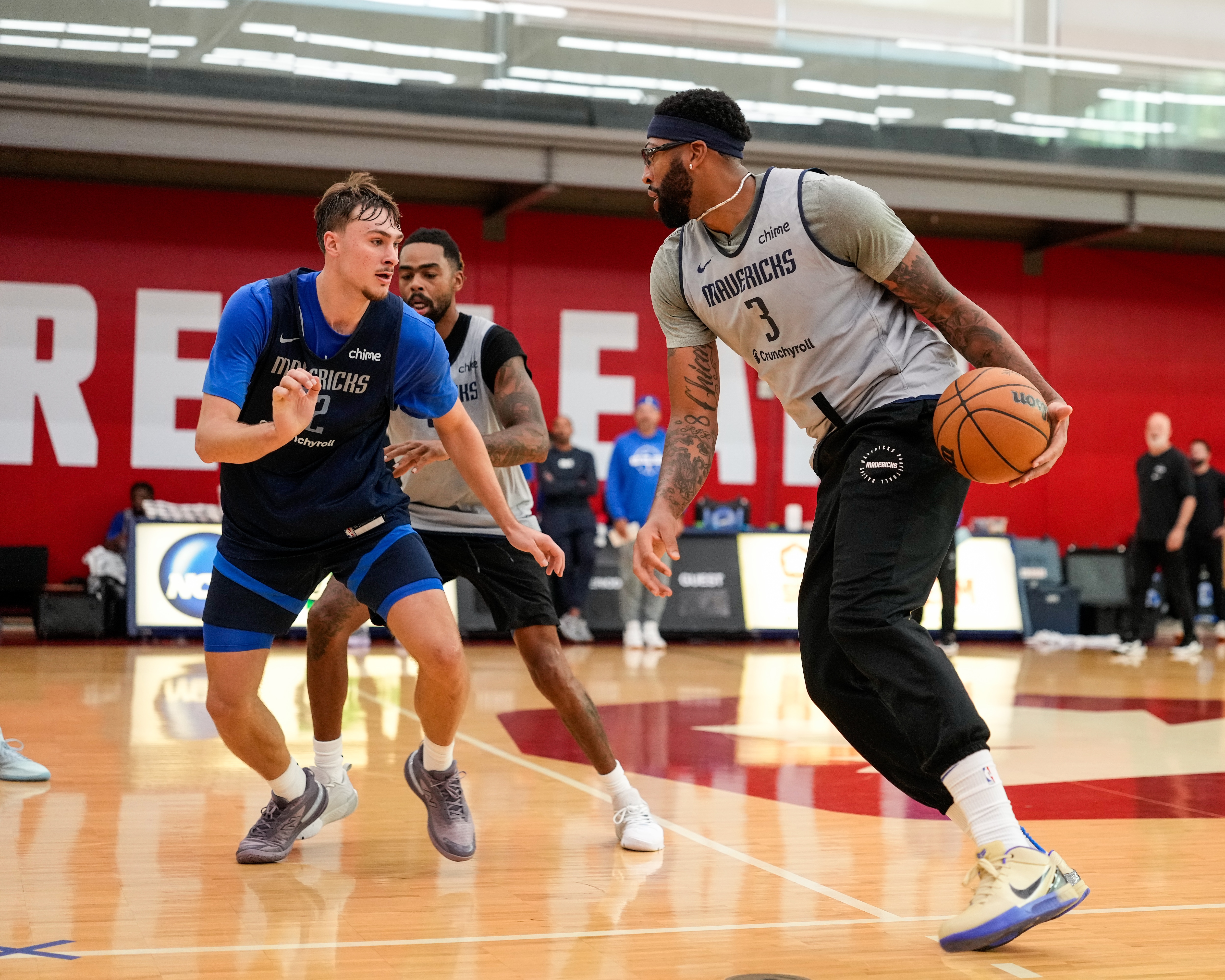Anthony Davis must wear protective eyewear for the rest of his career ...