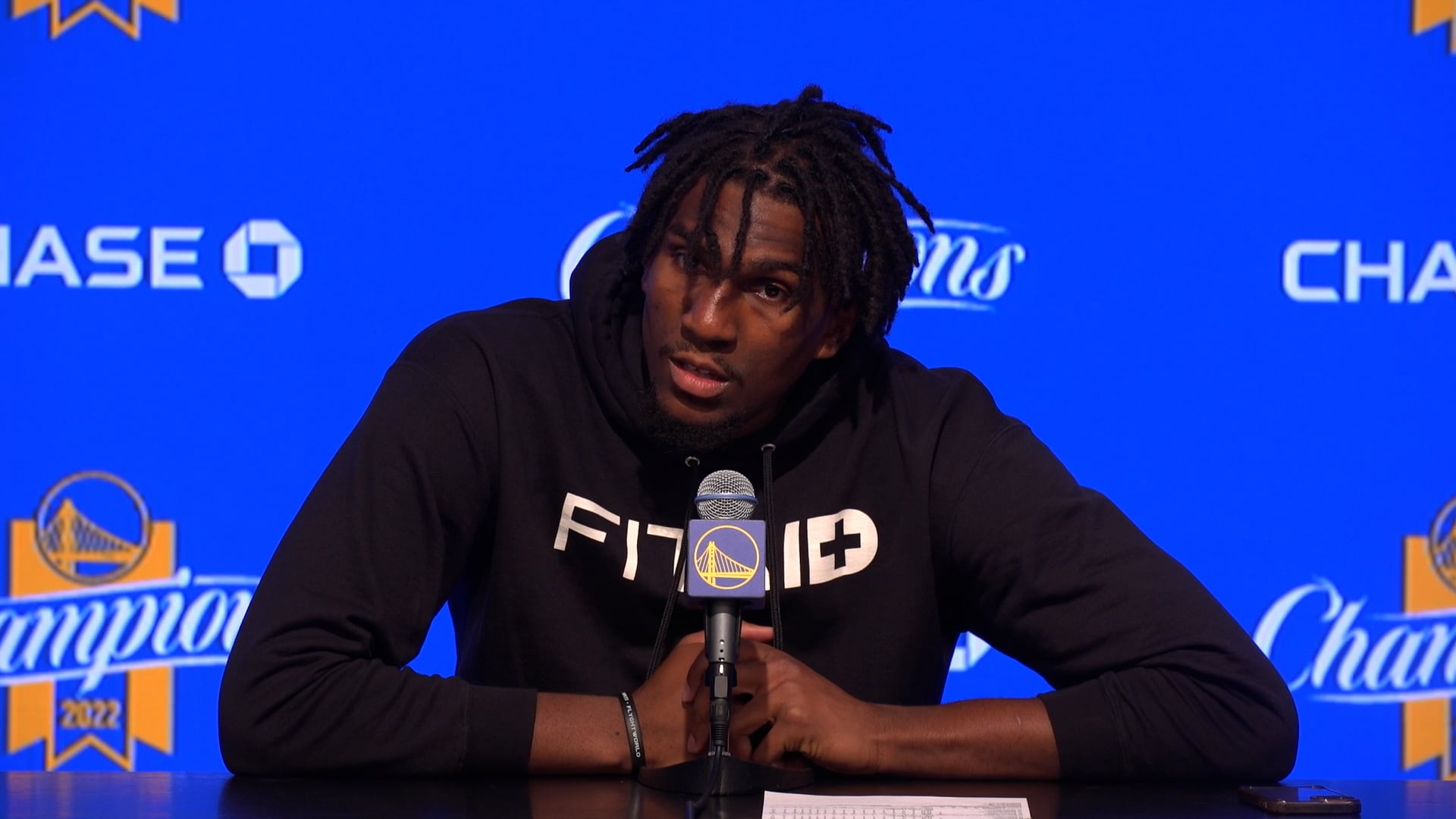 Clutch Curry Closes Out Cavs in Home Victory | NBA.com