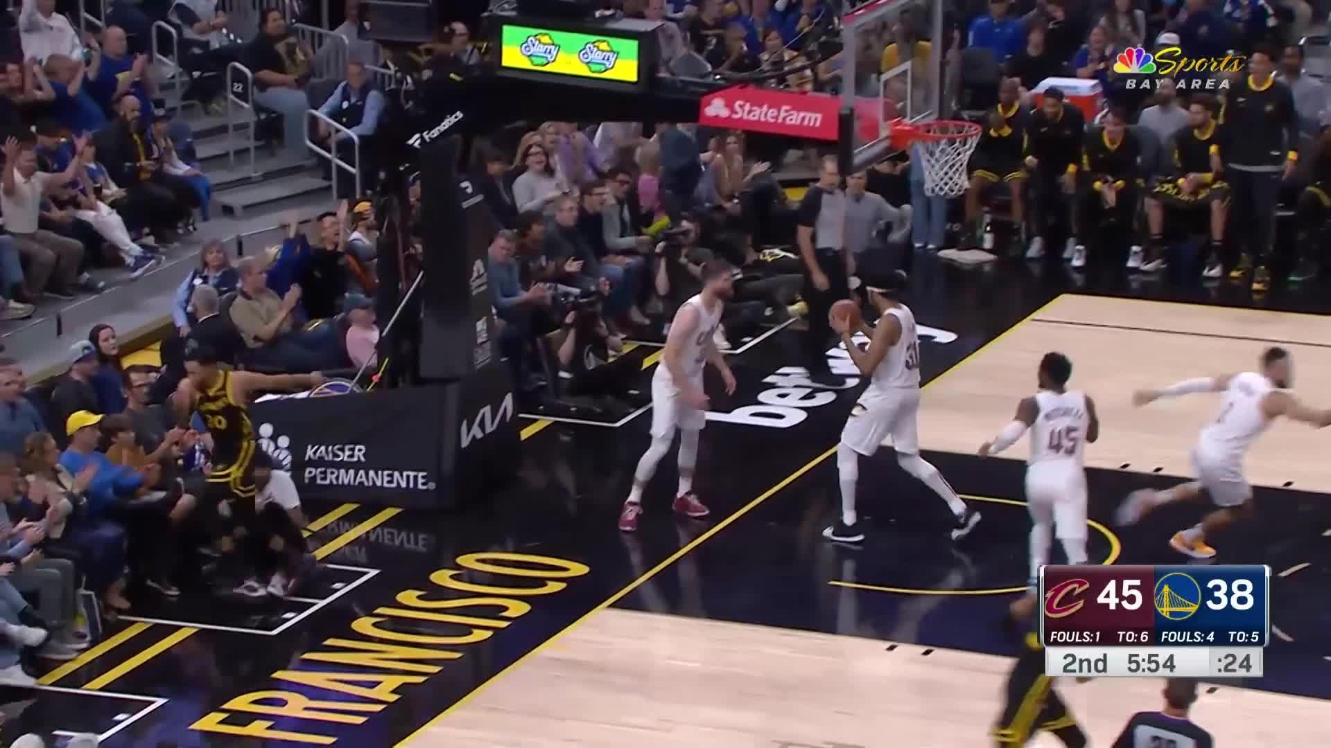 Stephen Curry with the must-see play!