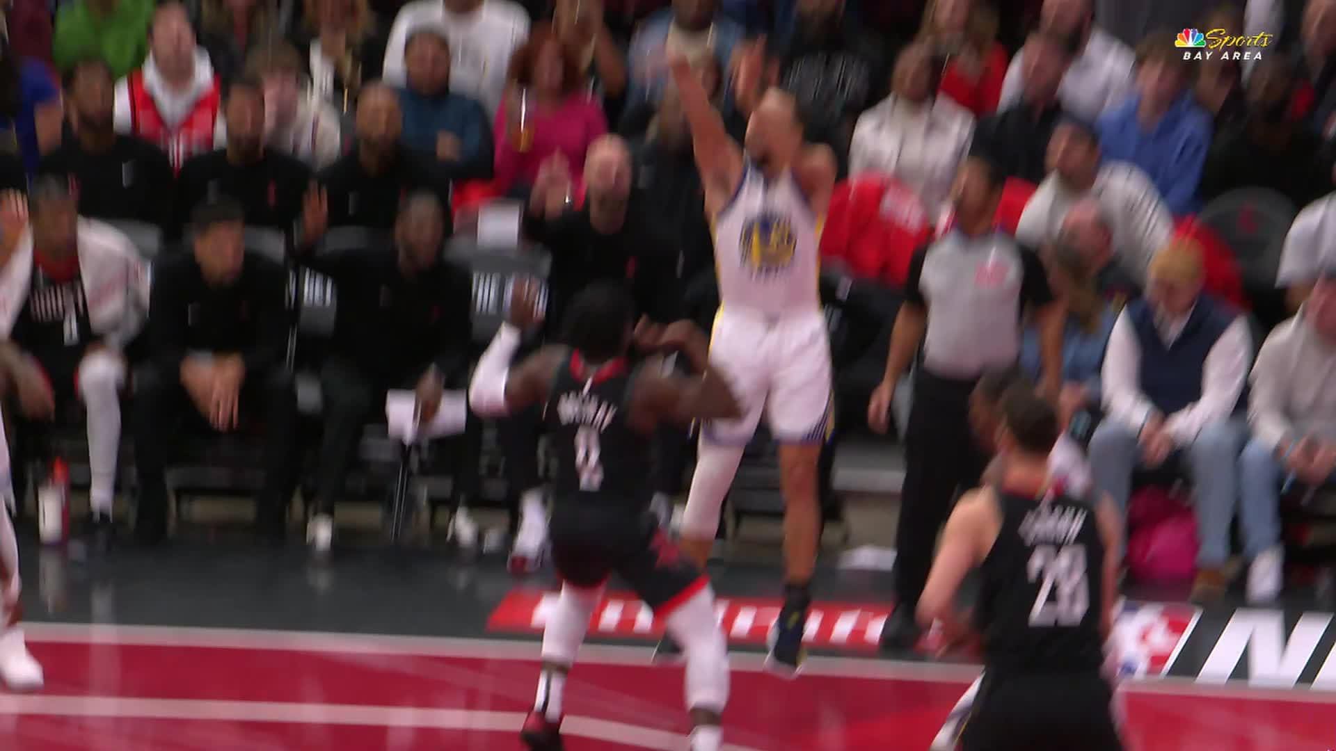 Stephen Curry nails it from behind the arc | Golden State Warriors