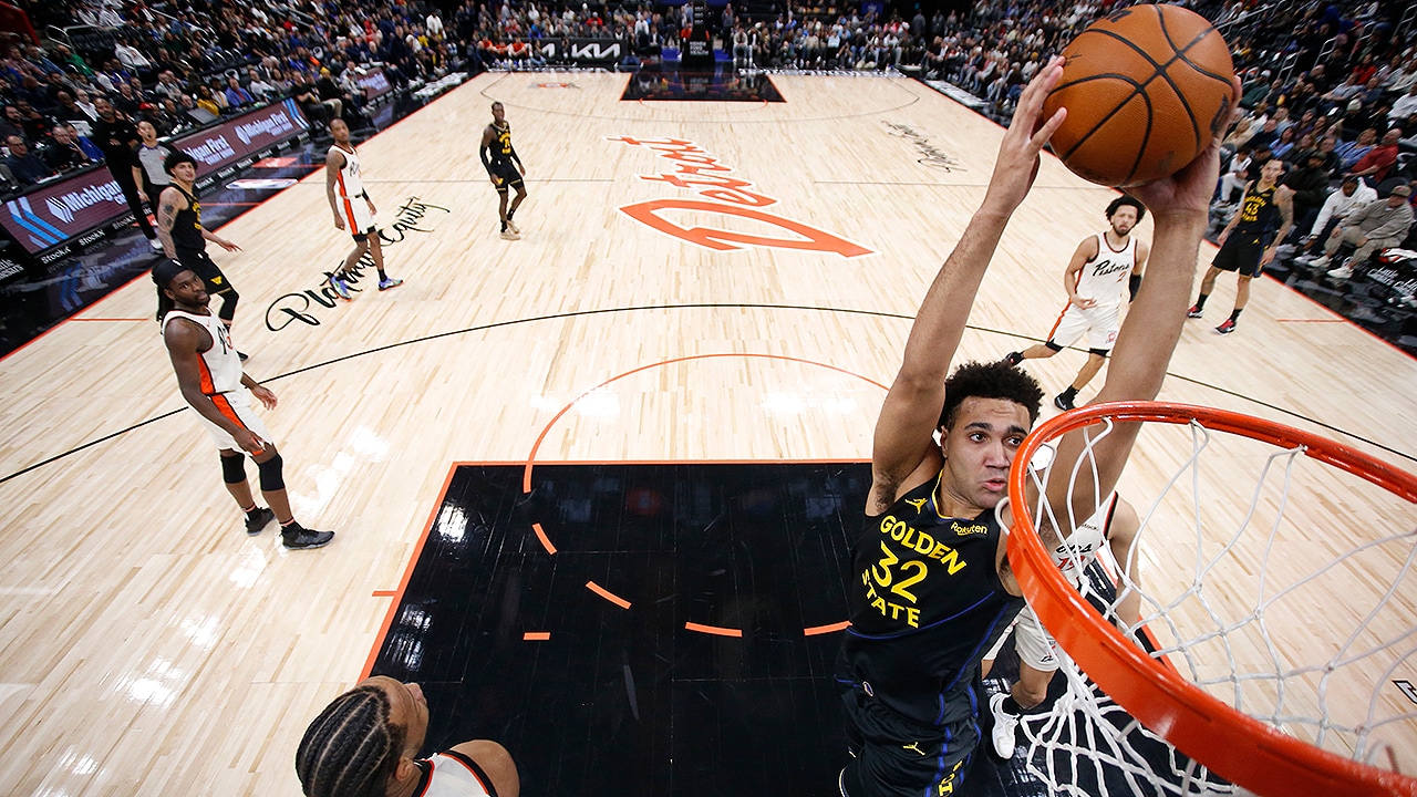Warriors' Depth on Display in Narrow Win, Snapping Pistons Winning Streak