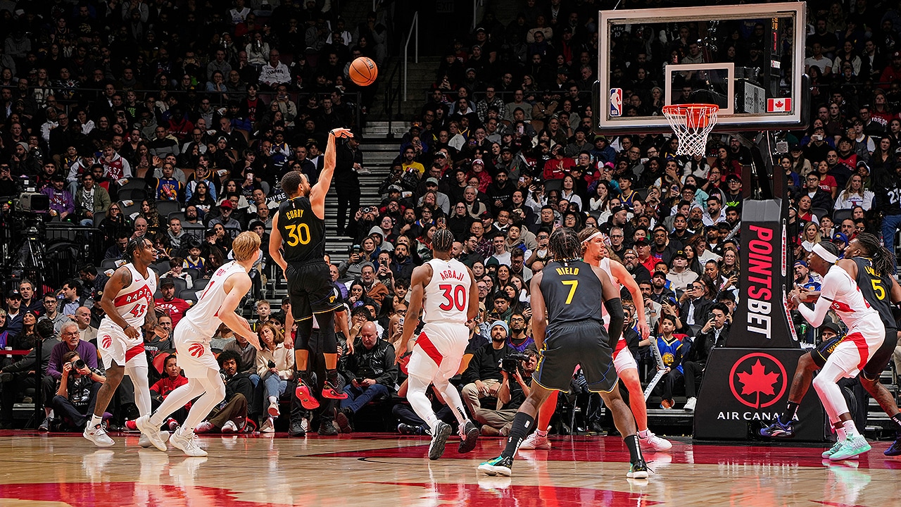Stephen Curry Reaches Historic Scoring Milestone in Loss to Raptors