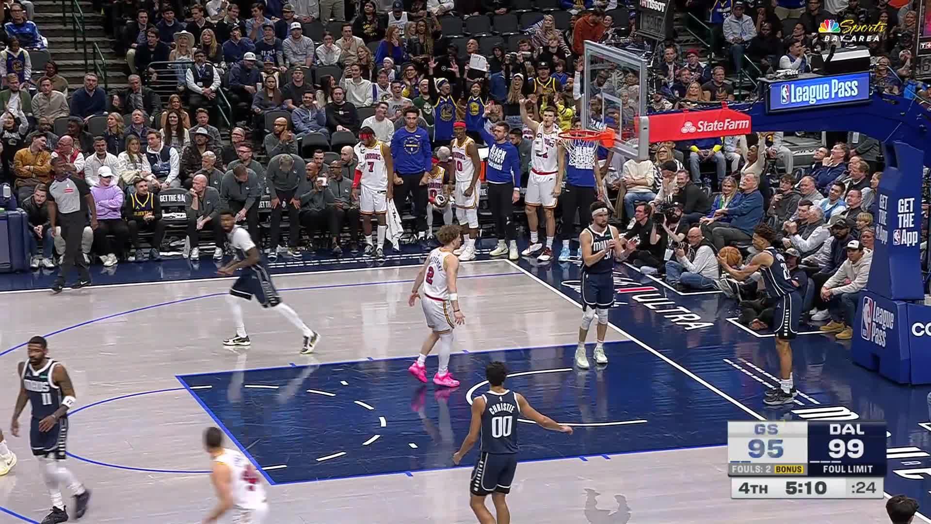 Stephen Curry drills the trey | Golden State Warriors