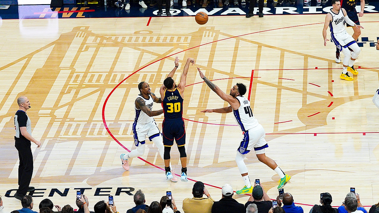 Stephen Curry Reaches 4,000 Career 3-Pointers in Warriors' Win Over Kings