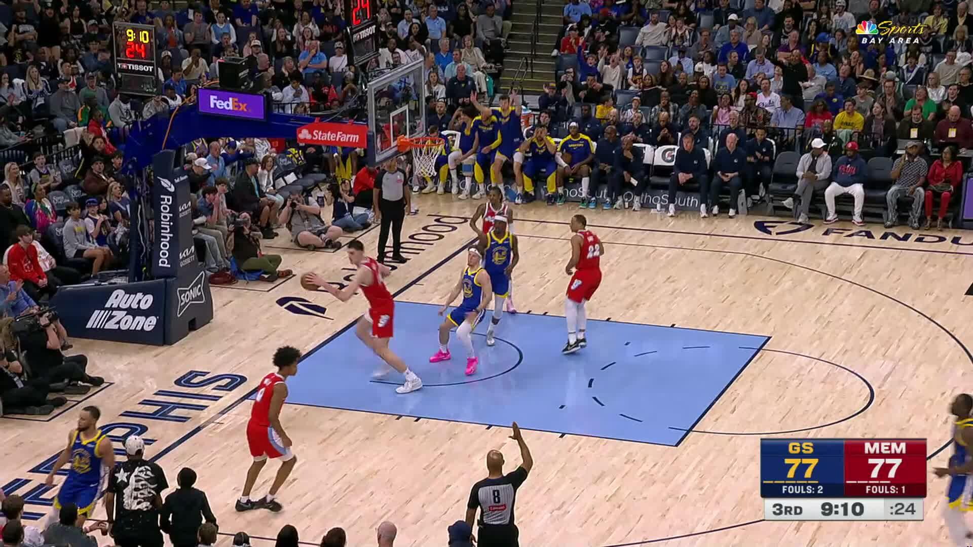 Stephen Curry nails it from behind the arc | Golden State Warriors