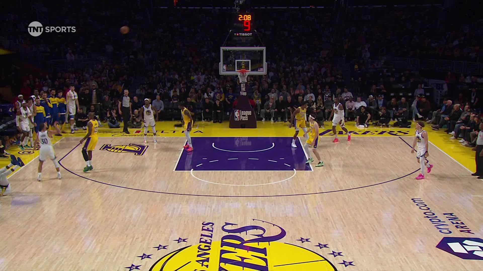 Stephen Curry nails it from behind the arc | Golden State Warriors