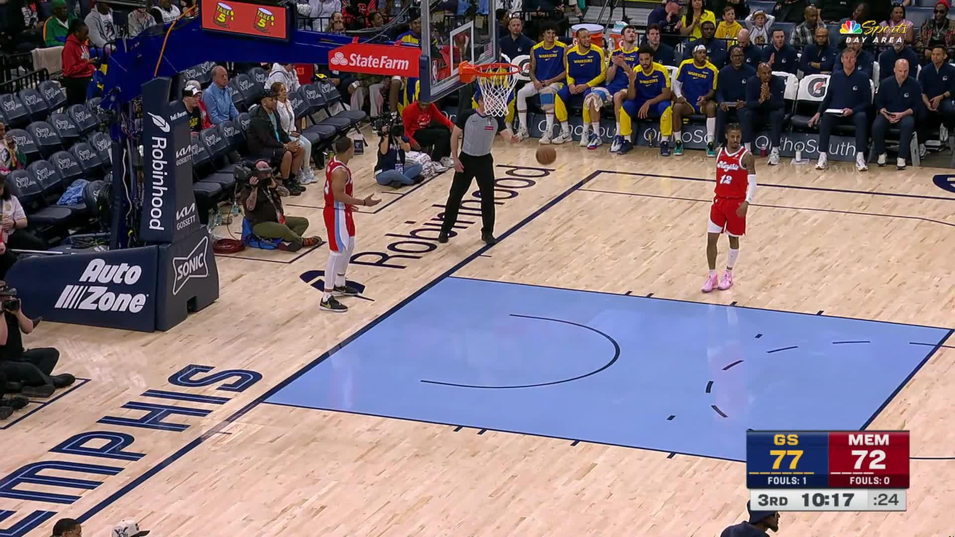 Stephen Curry drills the trey | Golden State Warriors