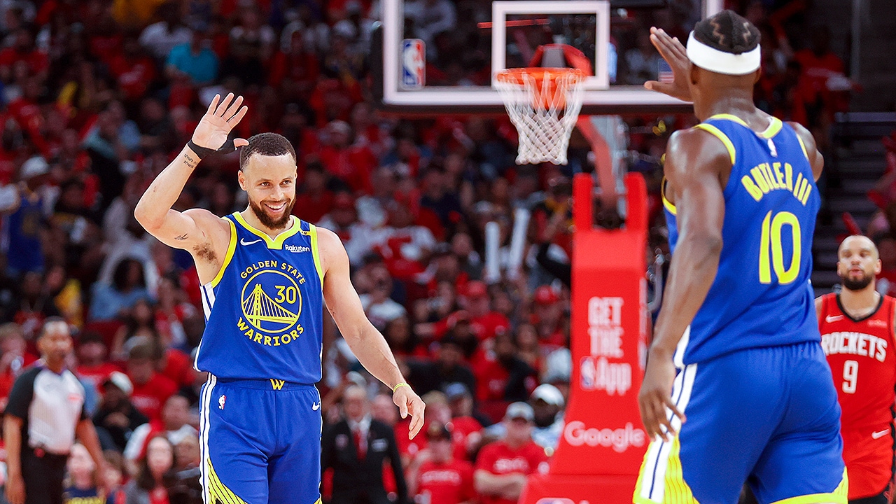 Warriors Suffocating Defense Bottles Up Rockets in Game 1