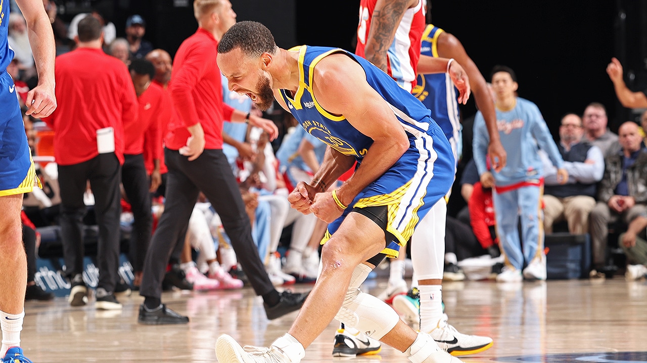 Stephen Curry's Historic 52-Point, 12 Threes Masterpiece Leads Warriors to Pivotal Win Over ...