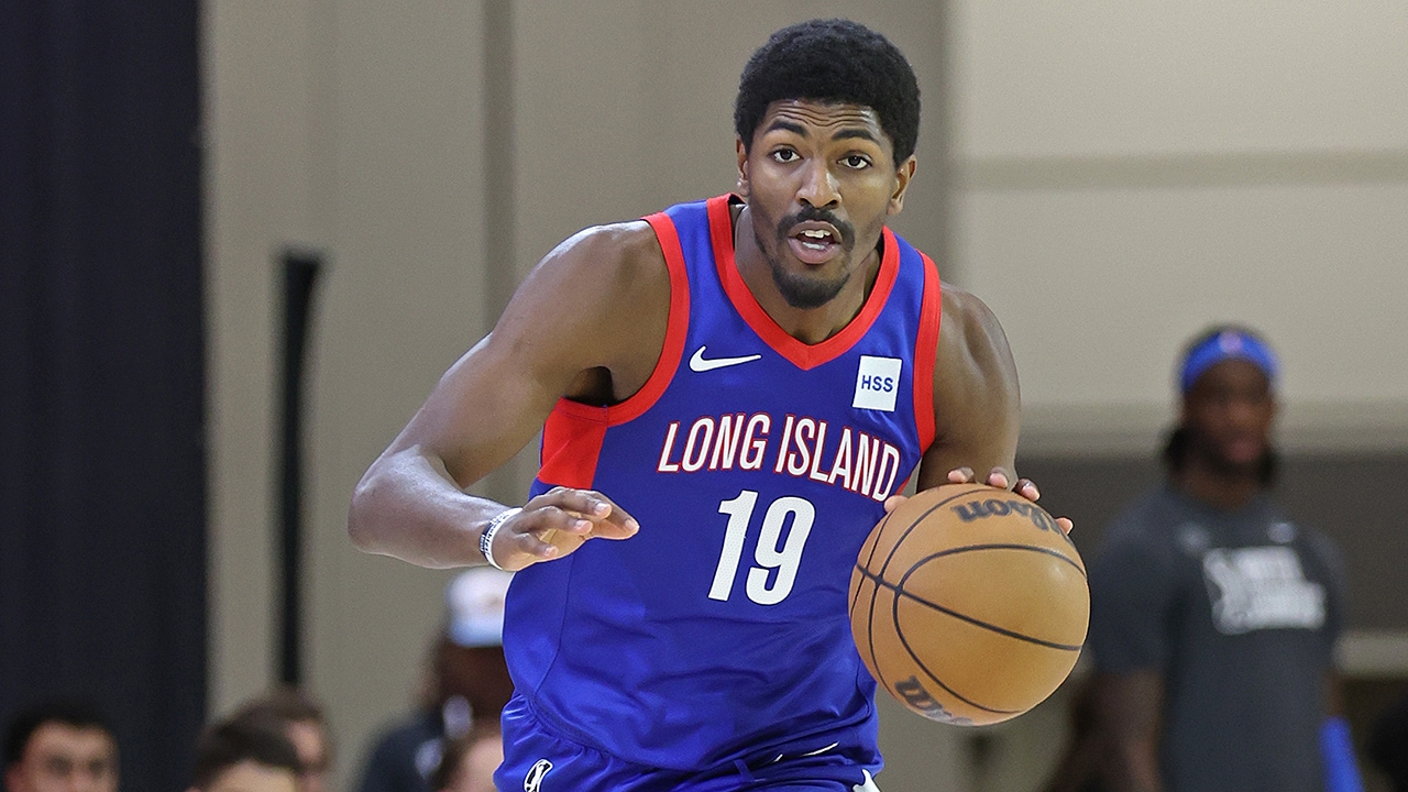 Warriors Sign Guard Nate Williams to Two-Way Contract