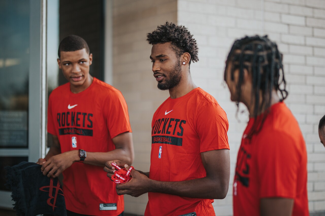 Rockets Players and Entertainers Welcome Students Back to School ...