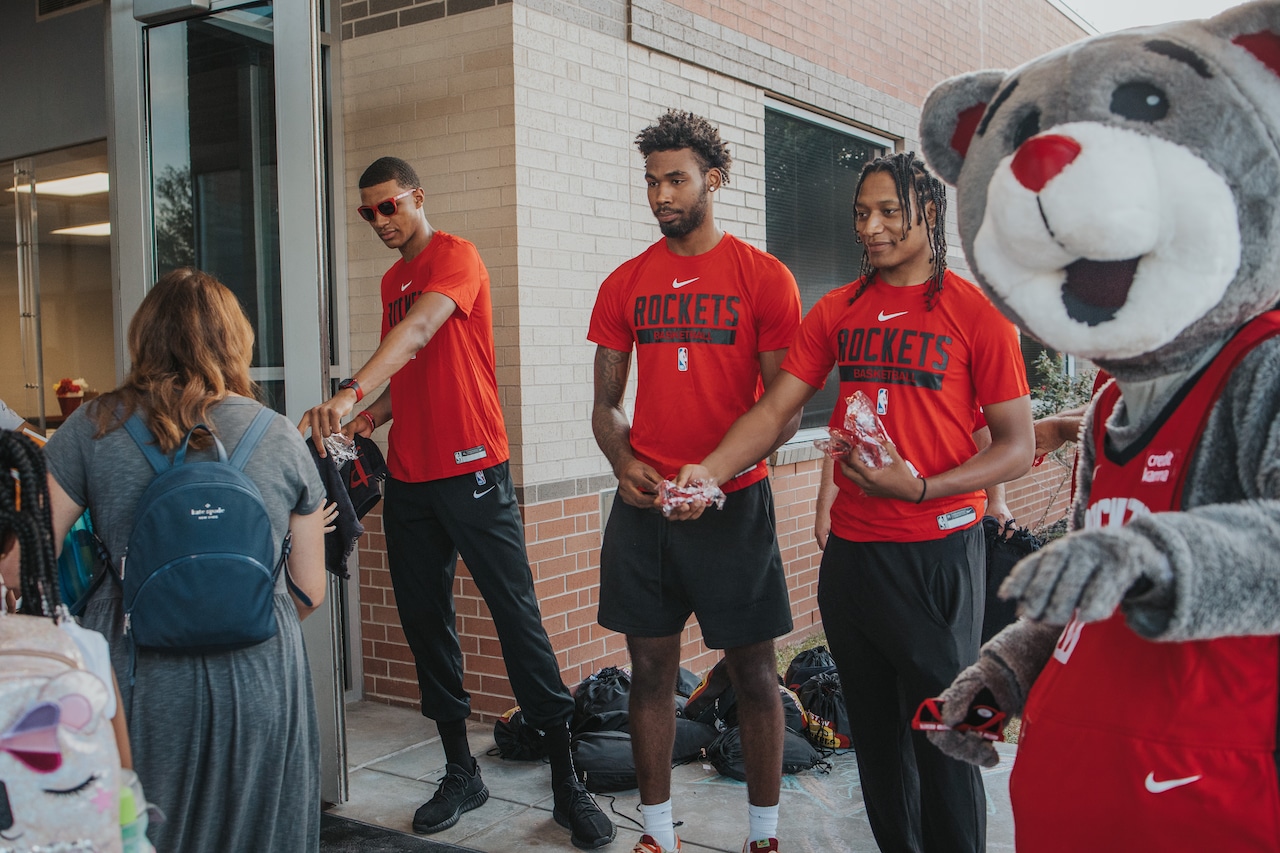 Rockets Players and Entertainers Welcome Students Back to School ...