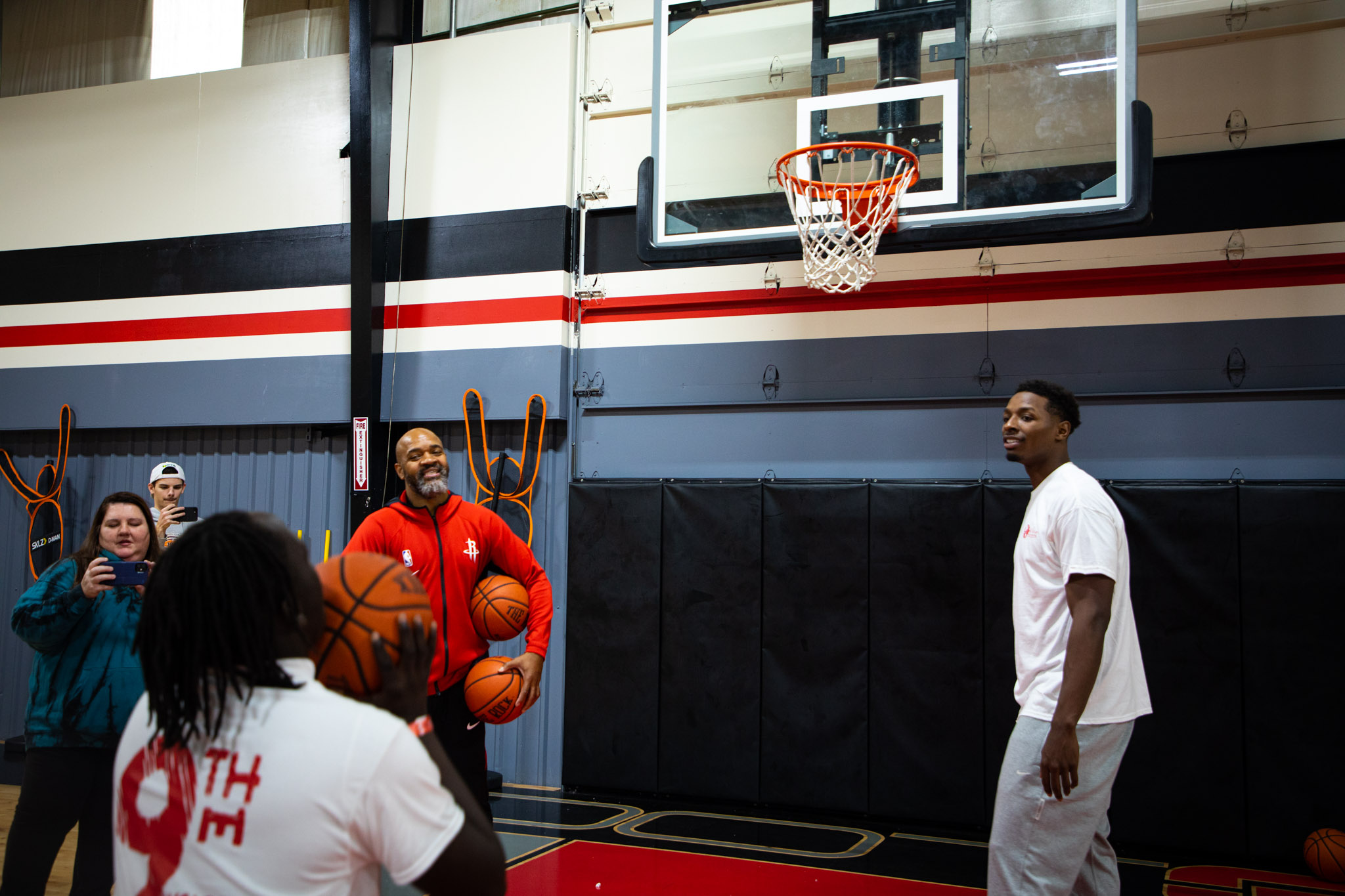 Jae’Sean Tate Basketball Clinic for Be A 9th Wonder Foundation Photo ...