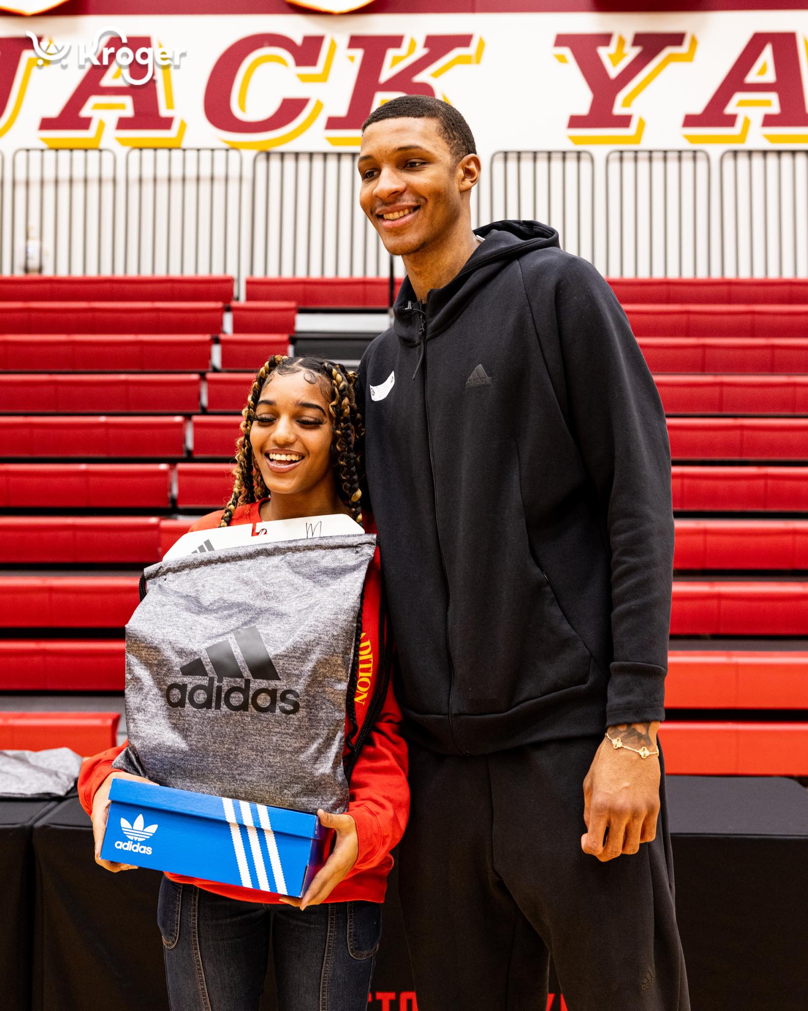 Rockets x Kroger Season of Giving Photo Gallery | NBA.com