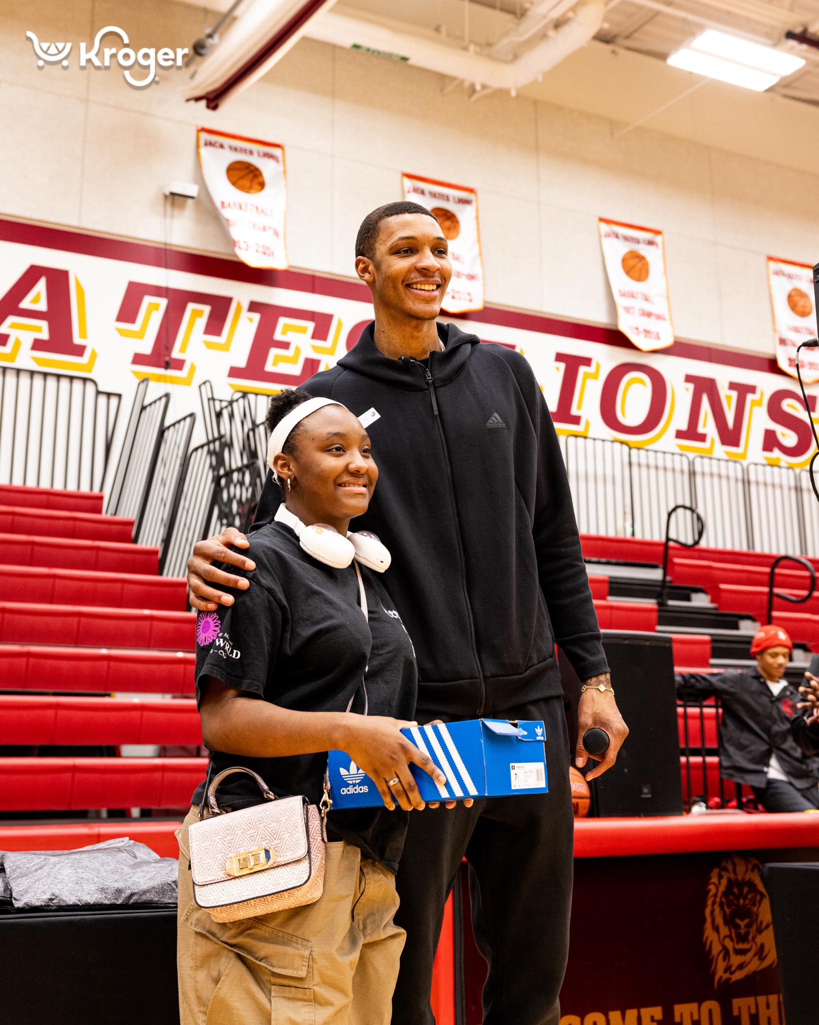 Rockets x Kroger Season of Giving Photo Gallery | NBA.com