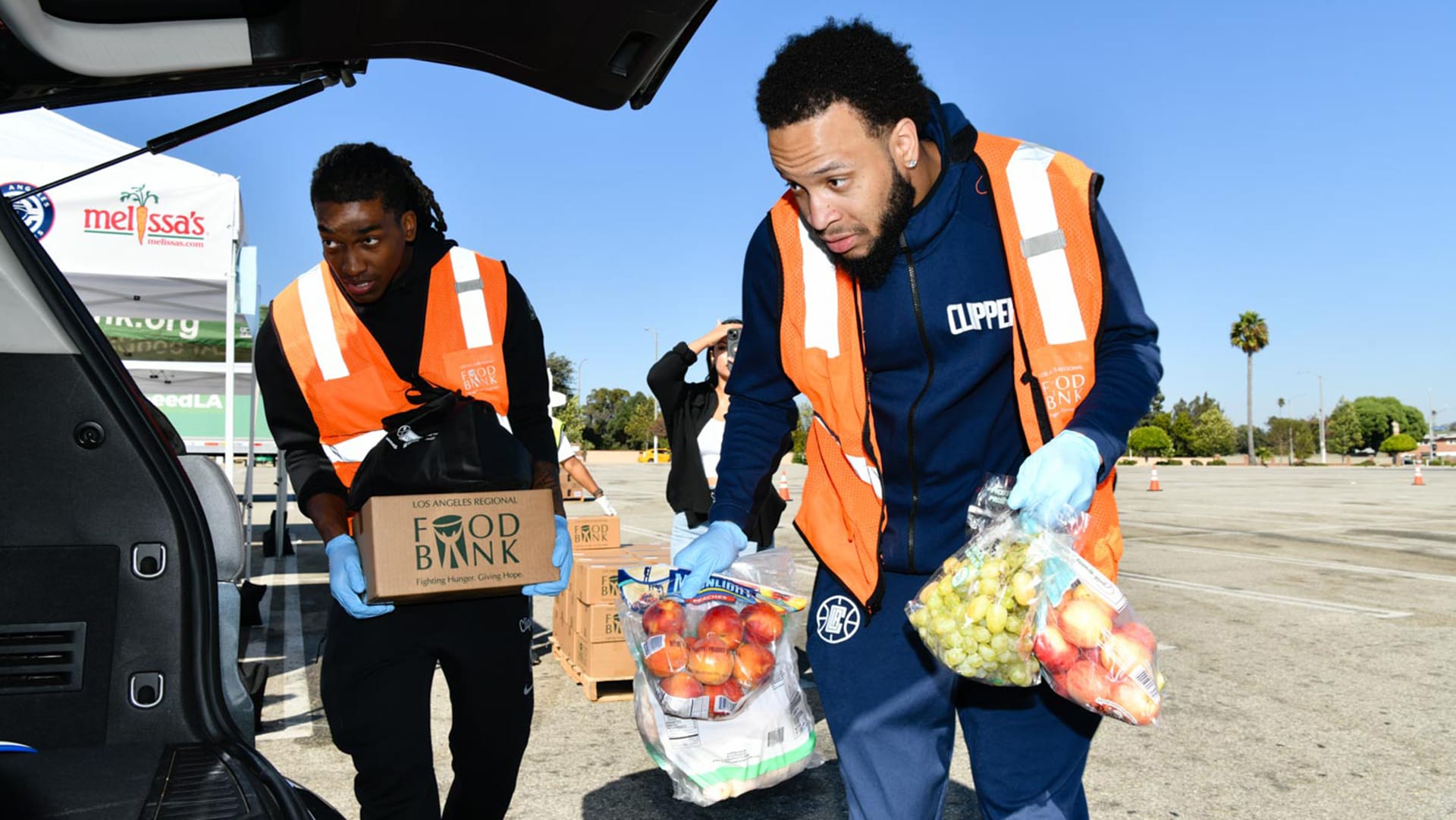 Gallery | LA Clippers Feed the Community (10.13.24) | LA Clippers